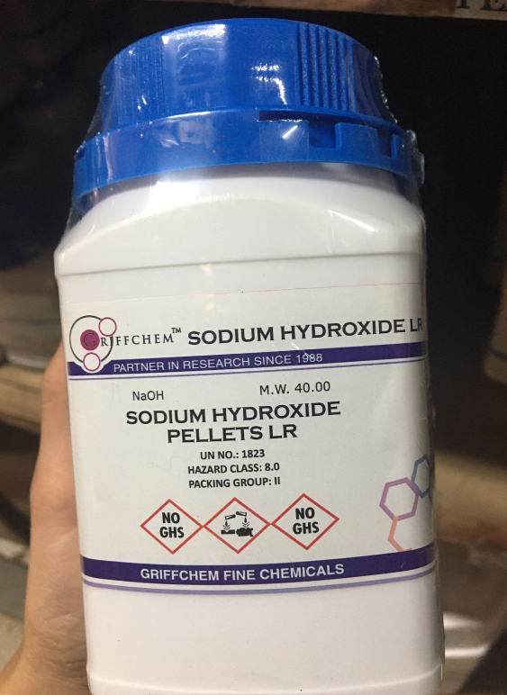 sodium hydroxide pellets 500gms – Solution Science